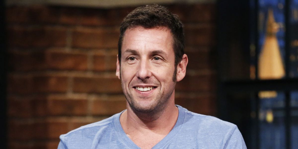 Adam Sandler et sa femme Jackie, éblouissante dans une robe noire ...