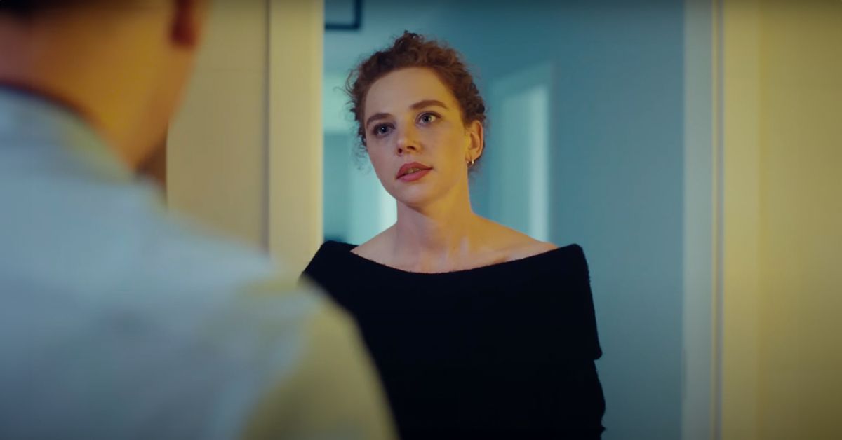 Une femme surprend son mari en train d'embrasser sa sœur dans la salle de bain – Histoire du jour