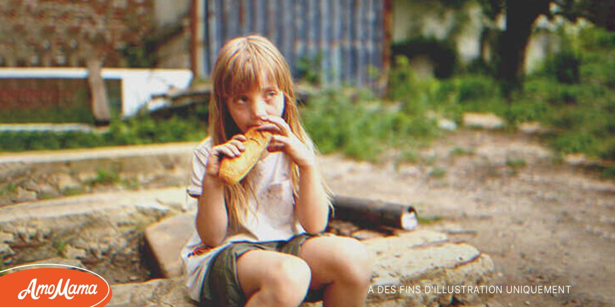 Des camarades de classe se moquent d'un garçon qui partage son repas ...
