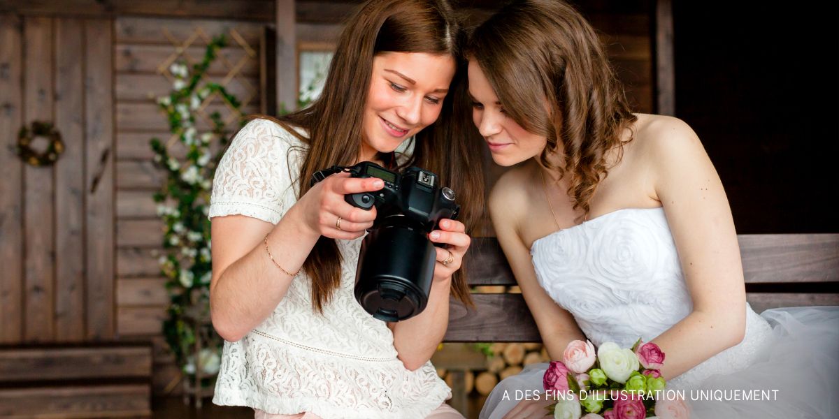 J'ai demandé à la photographe de me montrer les photos de mon mariage ...